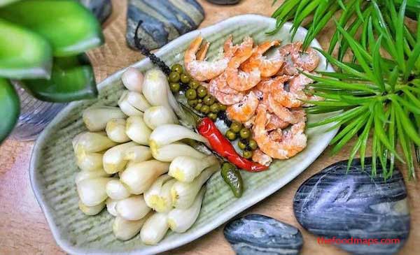 Authentic Pickled Scallion Bulbs with Dried Shrimp for Tết